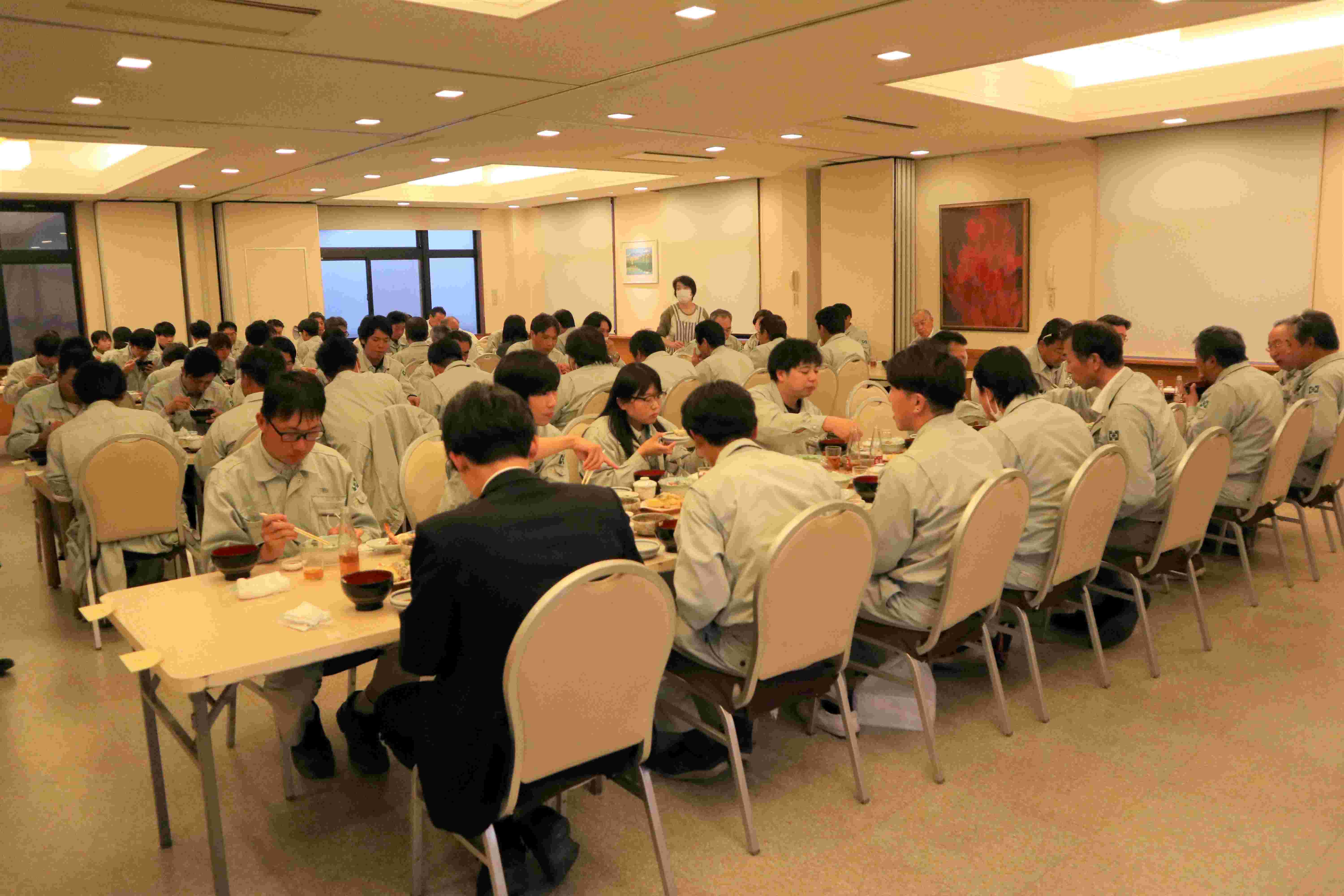 新入社員歓迎会を開催しました - 田部井建設株式会社 - TABEI CORPORATION